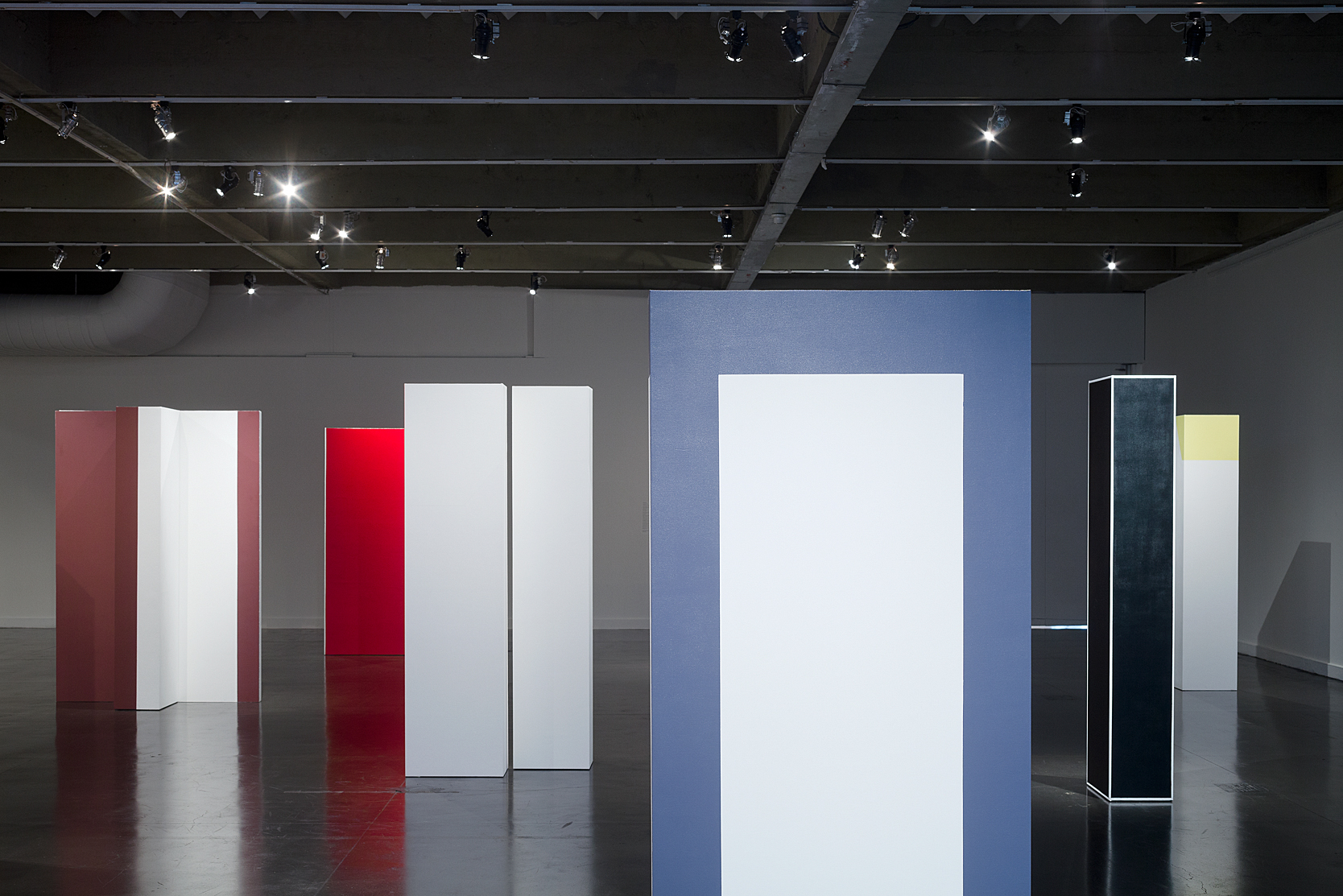 elizabeth jobim - Galeria Raquel Arnaud